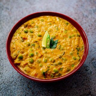 Kalan Pattani Kurma | Mushroom Green Peas Kurma Recipe – Kannamma Cooks