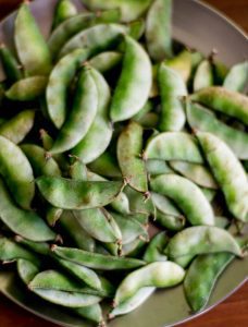 Mochai Kuzhambu Recipe – Field Beans Curry – Kannamma Cooks